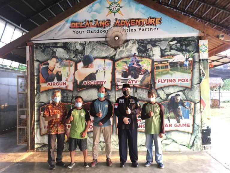 Meninjau Pariwisata Batam, Ria Saptarika Jajal Paintball Shooting di ...