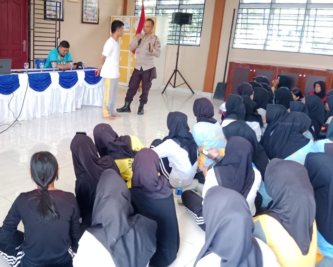 Polres Karimun Sosialisasi Pencegahan Bullying di Lingkungan Sekolah - Own Talk